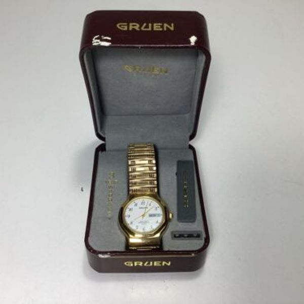 GRUEN 001-6M02 Day Date Calendar Watch. 3ATM-100FT. Gold. New Battery ...