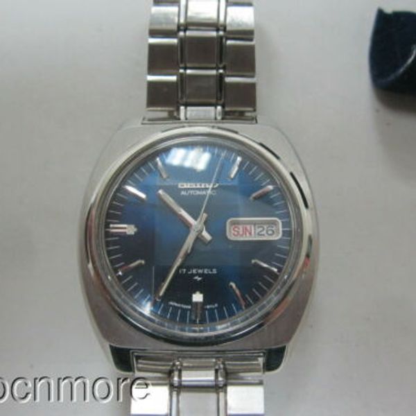 VINTAGE SEIKO AUTOMATIC DAY DATE BLUE DIAL 7009-811LR WATCH MENS ORIG BAND & BOX | WatchCharts ...