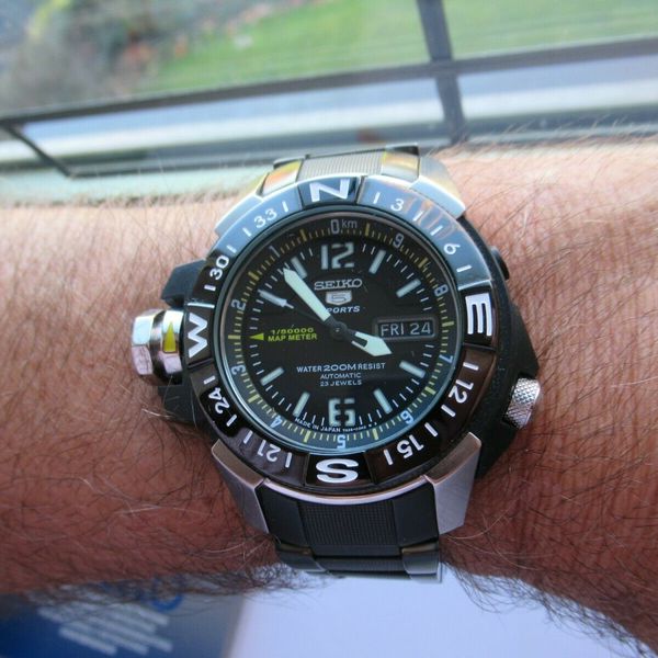 Seiko compass bezel 200m 5 Sports automatic 200m divers day/date ...