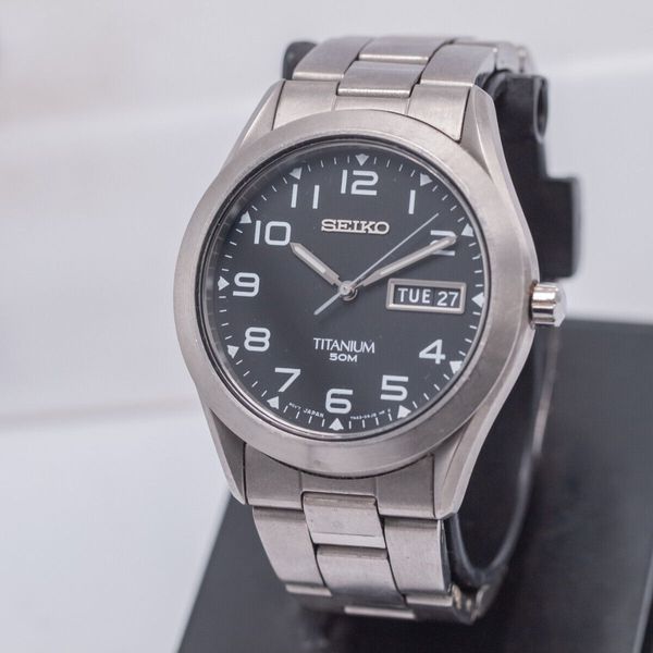 2004 - Seiko 7N43-0AB0 Men's Quartz Day Date 37mm Titanium Field Watch ...