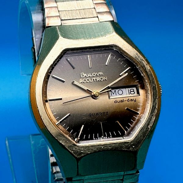 VINTAGE BULOVA ACCUTRON QUARTZ ACCUSET DAY DATE GOLD TONE 1977 (N7 ...