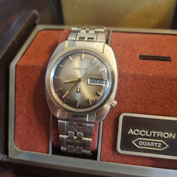 Montre vintage Bulova Accutron diapason quarzt quasi Nos boite dâ ...