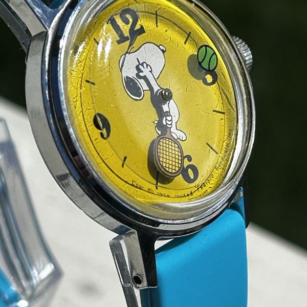 Timex Vintage Snoopy Tennis Yellow Mystery Dial Excellent Condition ...