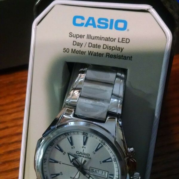 New Casio Mtp E200d 7a2 Mens Stainless Steel Silver Watch Illuminator Day Date Watchcharts