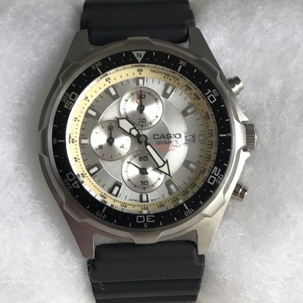 Casio AMW-330 2328 Menâ s 100M Analog Dive Chronograph Watch Date ...