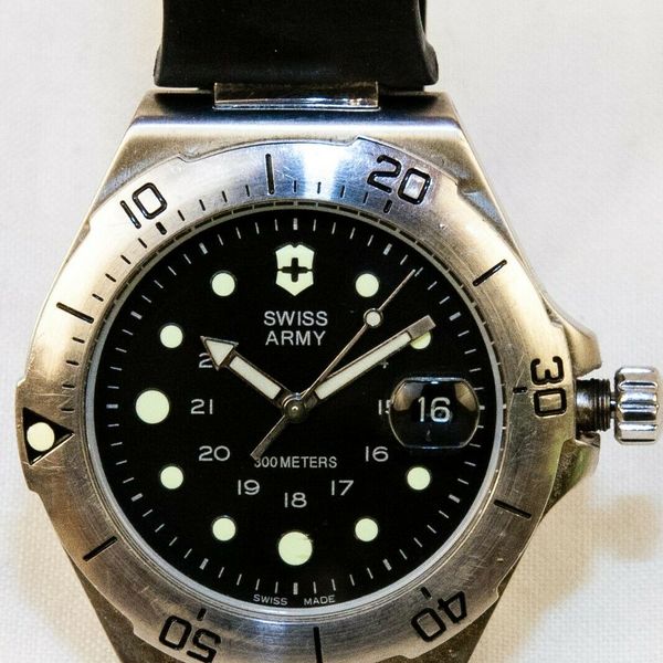 Swiss Army Dive Watch 300m Stainless Steel Rotating Bezel Victorinox ...