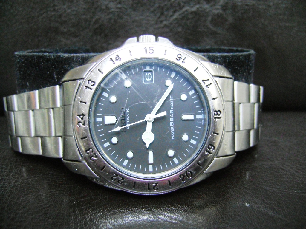 Seiko 7002-8040 Price, Specs, Market Insights | WatchCharts