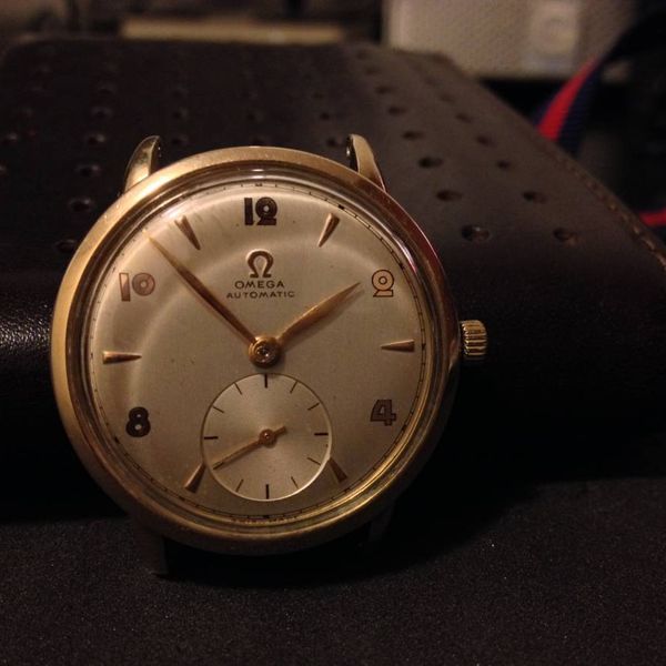SOLD Omega Bumper Ref. 2402, Cal. 28.10 | WatchCharts Marketplace