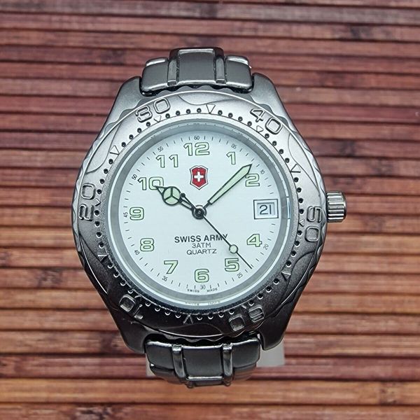 Swiss Army quartz watch swiss made - stylish military watch swiss made ...