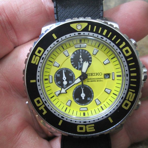 MENS SEIKO DIVERS 200M CHRONOGRAPH YELLOW DIAL DAY STAINLESS Running ...