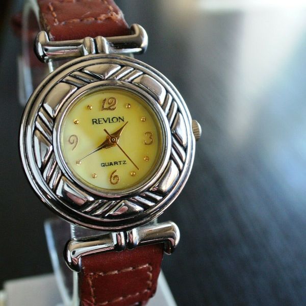 VINTAGE REVLON ELEGANT BEZEL DIAL CLASSIC QUARTZ WOMEN'S SILVER LEATHER ...