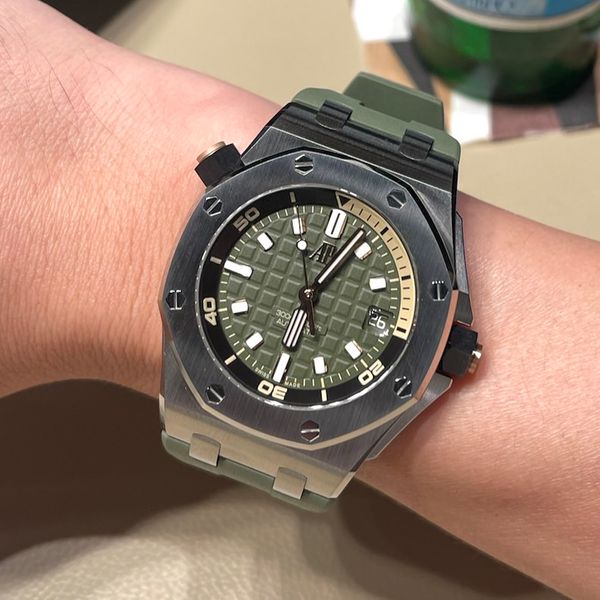 Audemars Piguet Roo Diver 15720ST | WatchCharts Marketplace