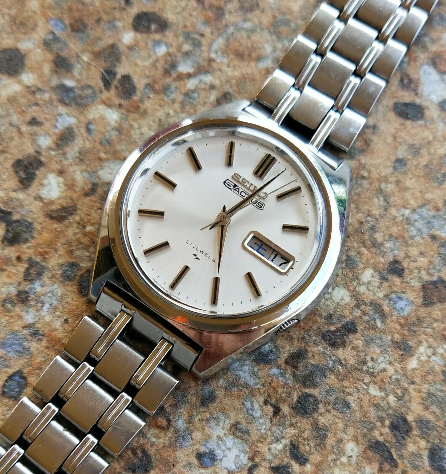 Vintage Seiko 5 Actus 21 Jewels Automatic 7019 8010 Kanji August 1970 | WatchCharts