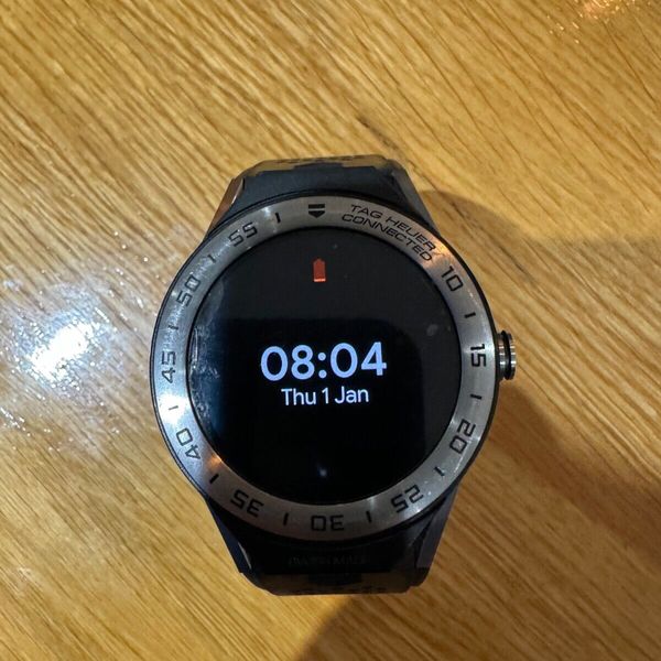 TAG Heuer Connected Men's Black Watch with charger | WatchCharts ...