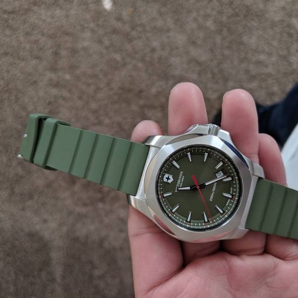 FS: Victorinox Inox Quartz Green Rubber | WatchCharts