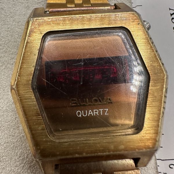 1976 Bulova Digital LED Quartz Mens Midsize Watch - N6 - Vintage ...