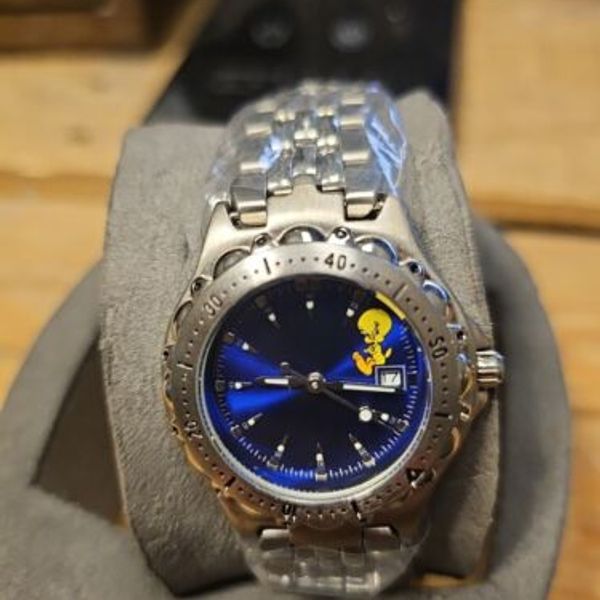 Warner Bros Watch Collection Tweety Bird By Fossil Wrist Watch ...