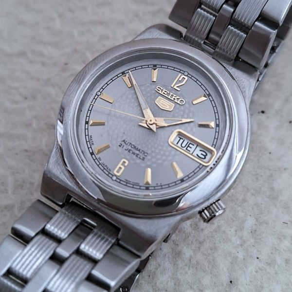 Vintage Seiko 5 automatic Grey dial watch 21 jewels Cal 7s26 Unisex | WatchCharts Marketplace