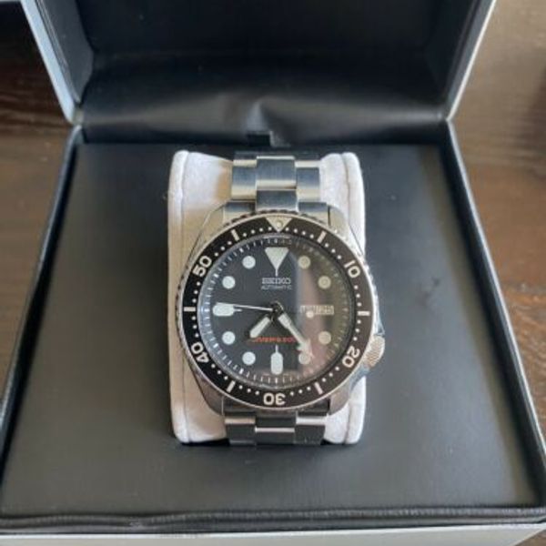 Seiko Diver SKX013K1 Men's Wrist Watch With Oyster Bracelet | WatchCharts