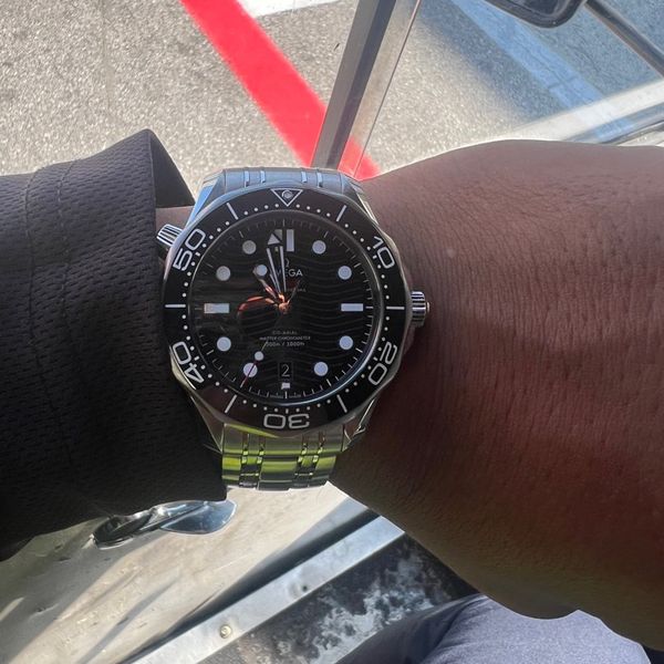 ️June 2024 ️ Omega Seamaster SMP 300 Black on bracelet | WatchCharts ...