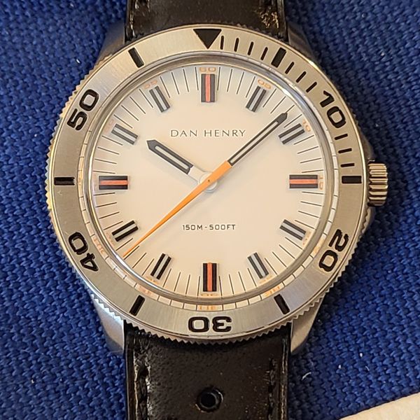 Dan Henry 1975 White Skin Diver 37mm Quartz Excellent 2 straps rubber ...