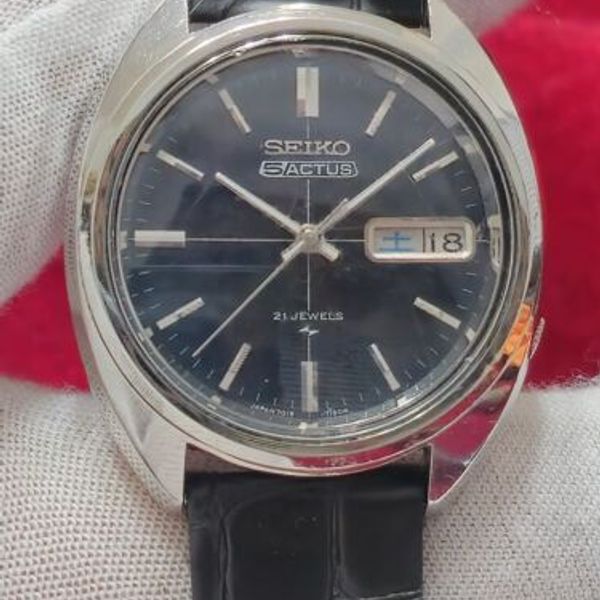 Vintage 1972 JDM SEIKO 5 Actus 21 Jewel Automatic 7019-7070 PARTS or REPAIR | WatchCharts ...