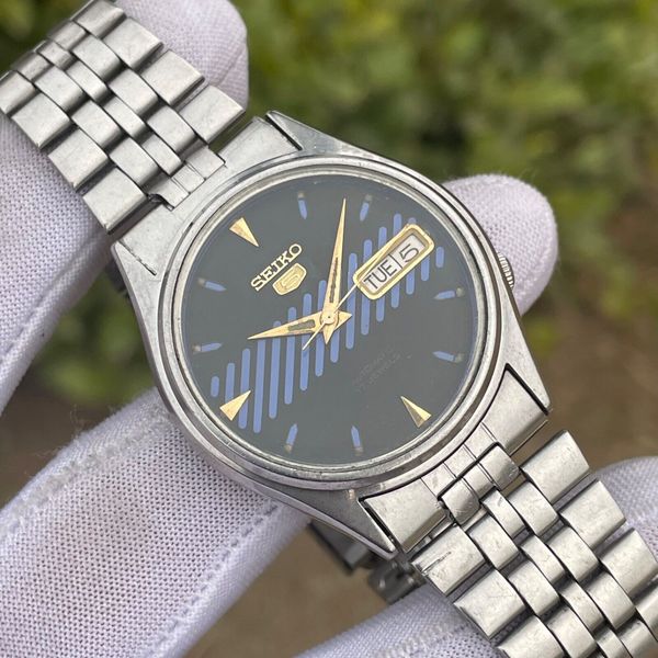 Vintage Seiko 5 Automatic 17 Jewels Made in Japan Mens watch 7009-3101 | WatchCharts Marketplace