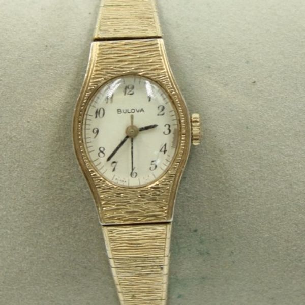 Vintage BULOVA Swiss Made Gold Toned Classic Mechanical Wristwatch ...
