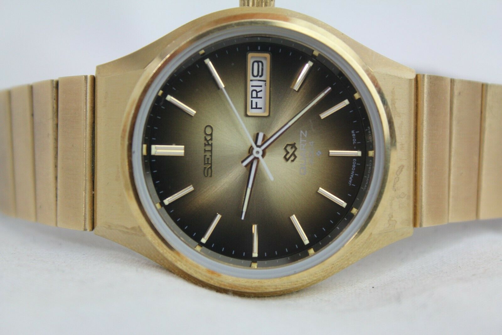 Seiko SQ (0903-7019) Price Guide & Market Data | WatchCharts