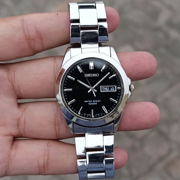 Vintage Seiko V743-9A20 Quartz Day-Date Black Dial 100m Men's Japanese Watch | WatchCharts ...