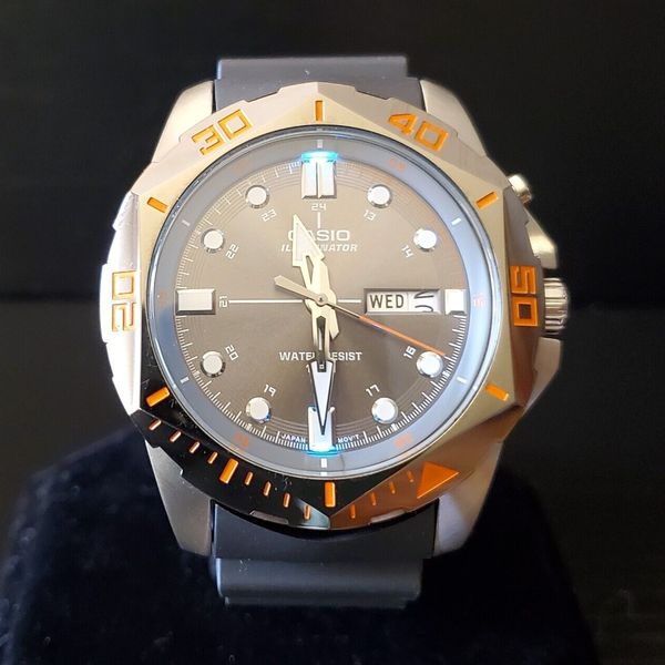 Sharp Casio MTD 1080-8AV Illuminator 100M Quartz Divers Watch, Box ...