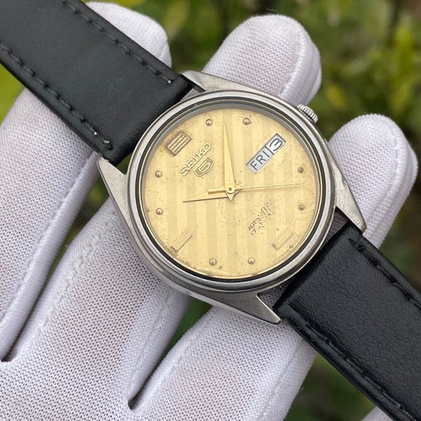 Vintage Seiko 5 Automatic 17 Jewels Beautiful Made in Japan Mens watch 6309-6240 | WatchCharts ...