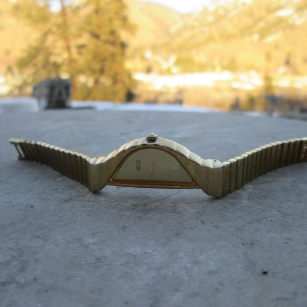 Seiko Half Moon Watch Gold Tone Vintage Ladies 1F20-5D59 - New Battery ...