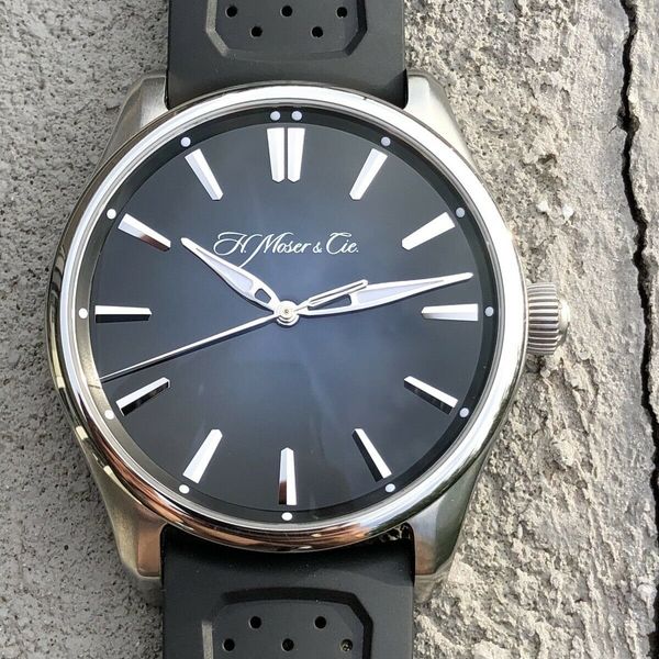 H. Moser & Cie Pioneer Centre Seconds 3200-100 - 2018 full set ...