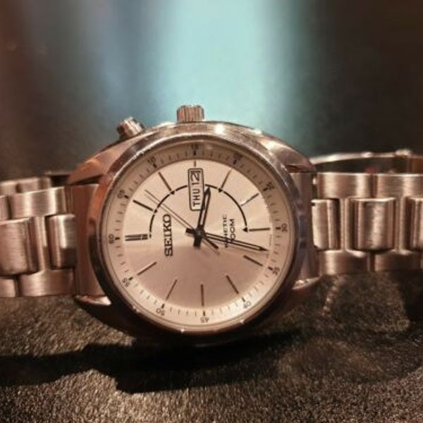 Seiko Kinetic watch (10 bar) 100 Meters Water Resistant | WatchCharts ...