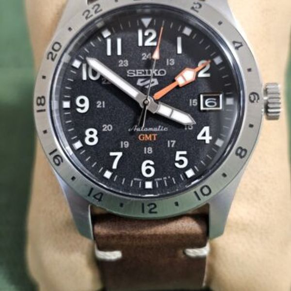 SEIKO 5 Sports Field GMT Automatic 39.4mm Full Set con doppio cinturino ...