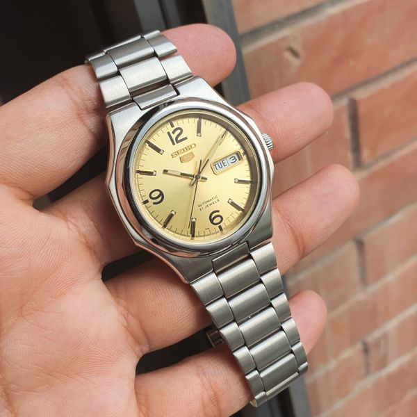 Seiko SeikoNaut Nautilus Explorer Sunburst dial Rare Discontinued ...