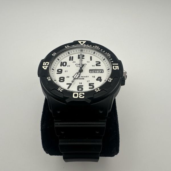Casio MRW200H Analog Watch, Black Resin Band, 100 Meter WR, Day/Date ...