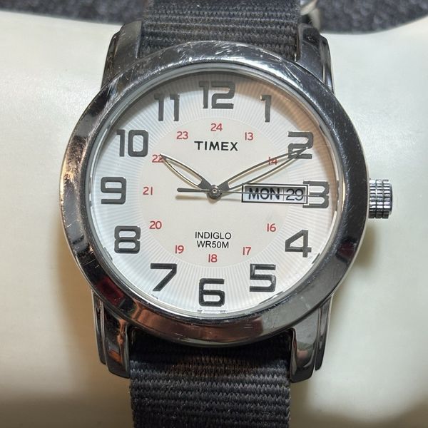 Timex Field Watch Indiglo Backlight Menâ s Silver Tone WR50M W/Date New ...