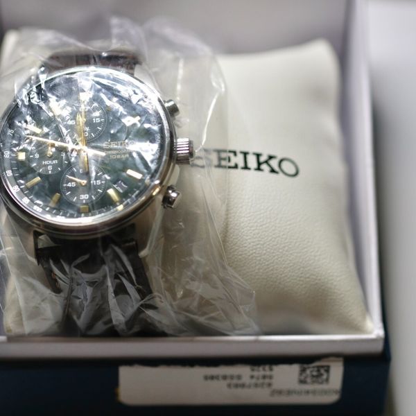 Seiko Chronograph Watch - 10 Bar Water Resistance, Dark Green Face ...