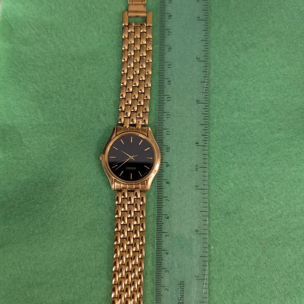 Mens Vintage Seiko V701-7A20 Quartz Watch | WatchCharts Marketplace