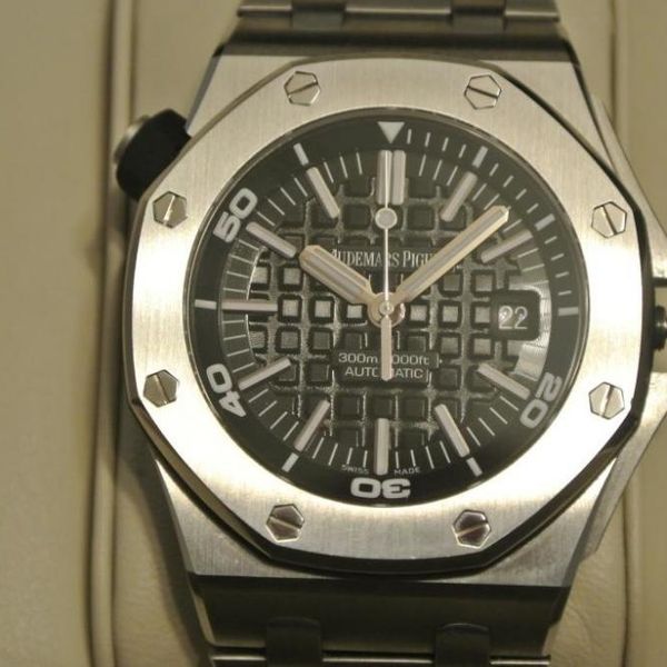 Ap roo diver on bracelet | WatchCharts