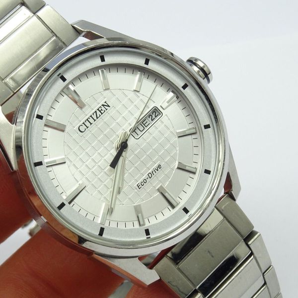CITIZEN Eco Drive J800 42mm Men's Day Date Bracelet Solar Wristwatch ...