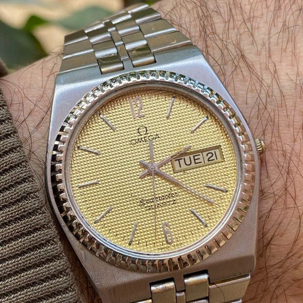 Vintage Omega Seamaster Quartz 1425 Gold Dial Swiss Men's Watch ...