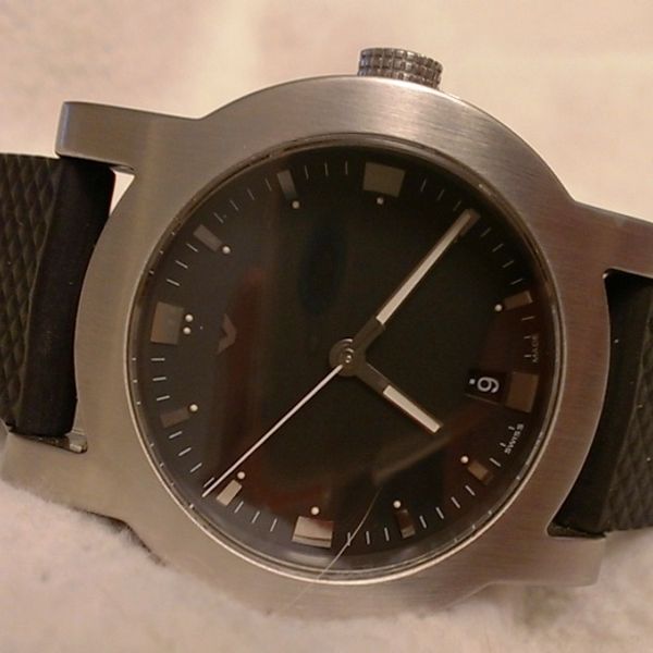 {SOLD} Ventura V-Tronic 3 hand Quartz | WatchCharts Marketplace