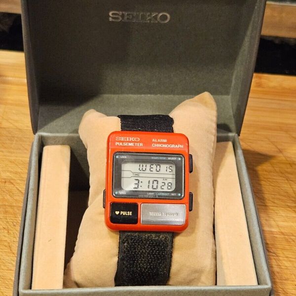 Red SEIKO S229 PULSE METER Alien Watch Colonial Marines Giugiaro ...