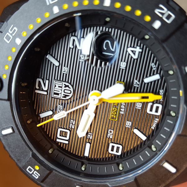 only $299 - NEW LUMINOX Navy SEAL "SAPPHIRE" 3601 yellow sea - Bell ...