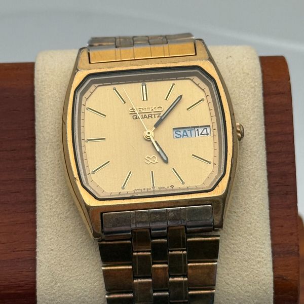 VINTAGE SEIKO SQ 8123-5209 DAY DATE GOLD TONE 33MM QUARTZ MEN'S WATCH - NEW BATT | WatchCharts ...