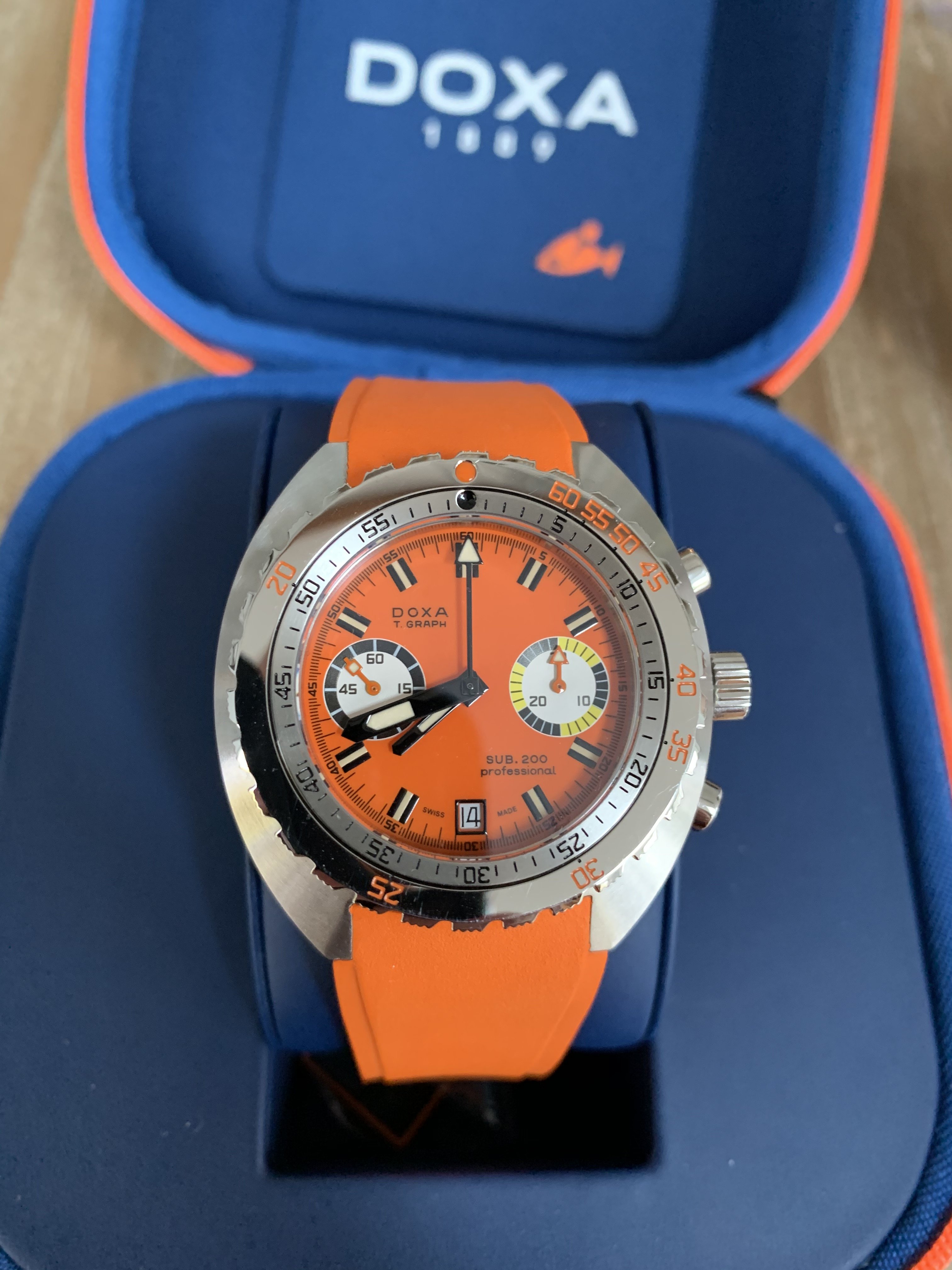 FS Doxa sub 200t T graph on rubber - excellent condition | WatchCharts ...