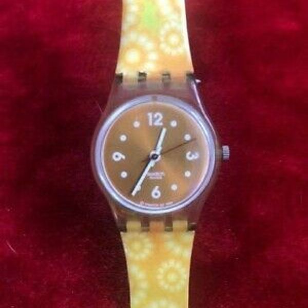 Vintage SWATCH Yellow Daisy Watch 1999, in Orig. Box | WatchCharts ...
